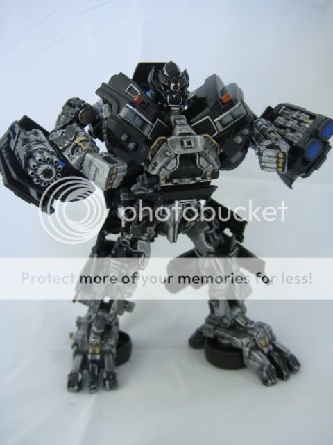 Minor/Repaint: - Deluxe Ironhide | TFW2005 - The 2005 Boards